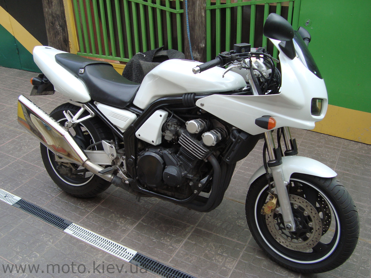 Мотоцикл - Yamaha FZ 400 - 3500 USD - Продана мототехніка (Архів ...