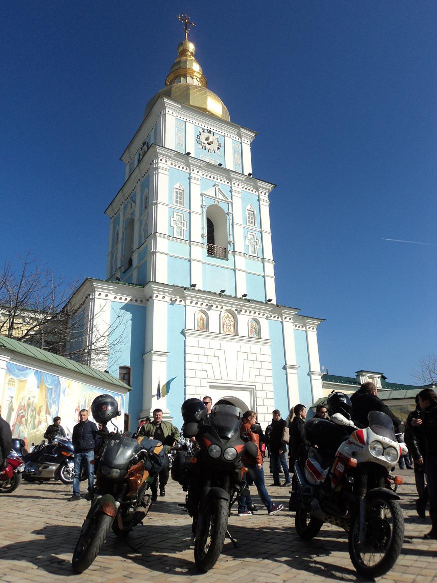 Pics of your bike by places of worship (Churches, Temples, Synagogue ...
